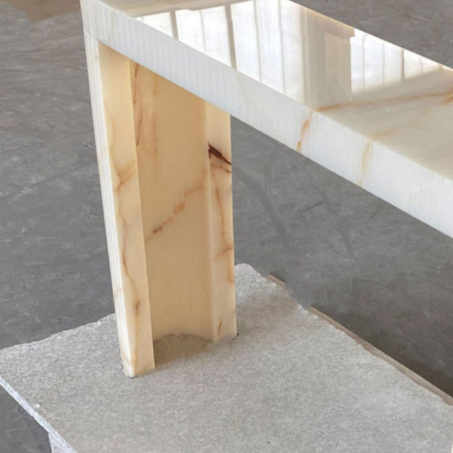 Luna Shell Onyx Console | Forom