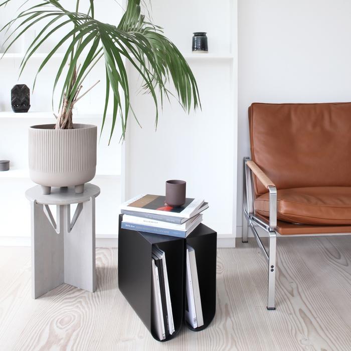 Curved Side Table – Forom